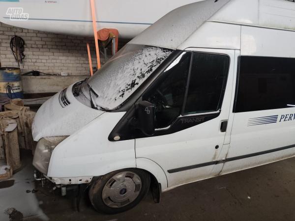 Balts Ford Transit 2014 Viļņa, ar dzinēja tilpumu 2.20 L un nobraukumu 200 tūkst. km par 4500 €, foto 4 vietnē AUTOMOTO.COM.LV