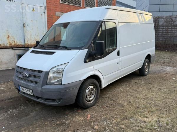 Balts Ford Transit 2014 Rīga, ar dzinēja tilpumu 2.20 L un nobraukumu 440 tūkst. km par 4000 €, foto 1 vietnē AUTOMOTO.COM.LV