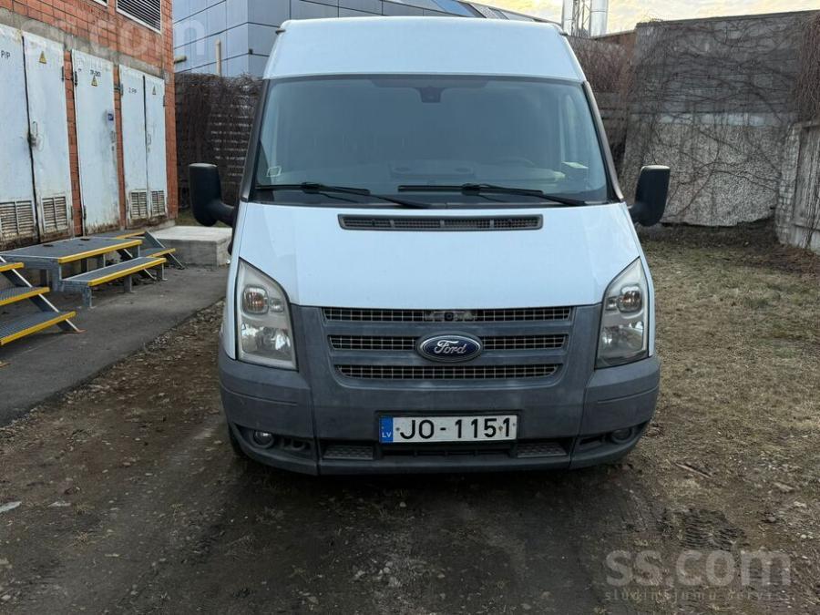 Balts Ford Transit 2014 Rīga, ar dzinēja tilpumu 2.20 L un nobraukumu 440 tūkst. km par 4000 €, foto 3 vietnē AUTOMOTO.COM.LV