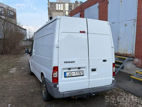 Balts Ford Transit 2014 Rīga, ar dzinēja tilpumu 2.20 L un nobraukumu 440 tūkst. km par 4000 €, foto 6 vietnē AUTOMOTO.COM.LV