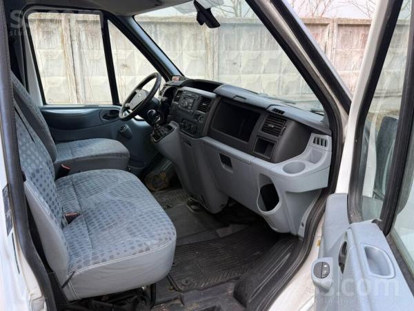 Balts Ford Transit 2014 Rīga, ar dzinēja tilpumu 2.20 L un nobraukumu 440 tūkst. km par 4000 €, foto 8 vietnē AUTOMOTO.COM.LV
