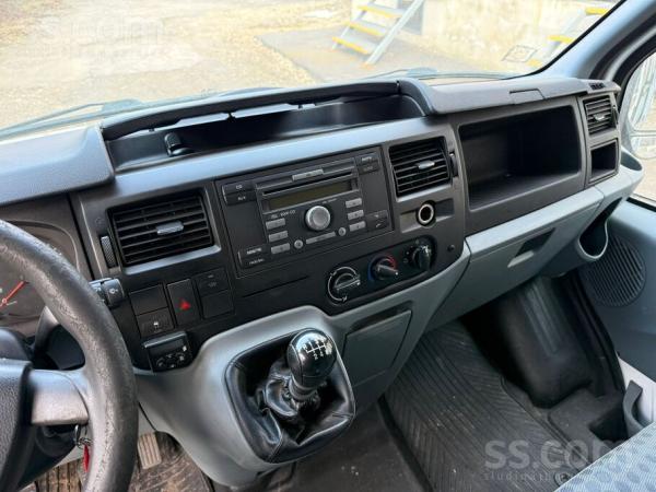 Balts Ford Transit 2014 Rīga, ar dzinēja tilpumu 2.20 L un nobraukumu 440 tūkst. km par 4000 €, foto 9 vietnē AUTOMOTO.COM.LV