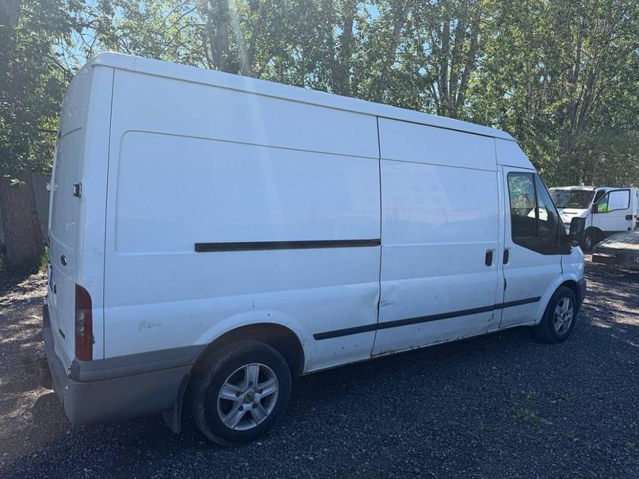 White Ford Transit 2014 in Tallinn, with an engine capacity of 2.20 L and mileage of 541 thousand km for 1399 €, photo 10 on AUTOMOTO.COM.LV
