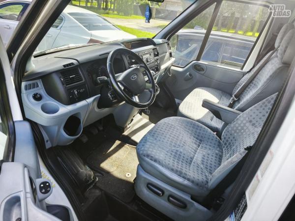 White Ford Transit 2014 in Kaunas, with an engine capacity of 2.20 L and mileage of 140 thousand km for 4950 €, photo 8 on AUTOMOTO.COM.LV