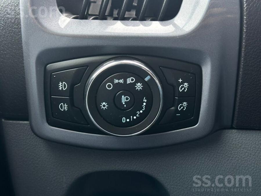 White Ford Transit 2015 in Jelgava, with an engine capacity of 2.20 L and mileage of 0 thousand km for 8990 €, photo 13 on AUTOMOTO.COM.LV