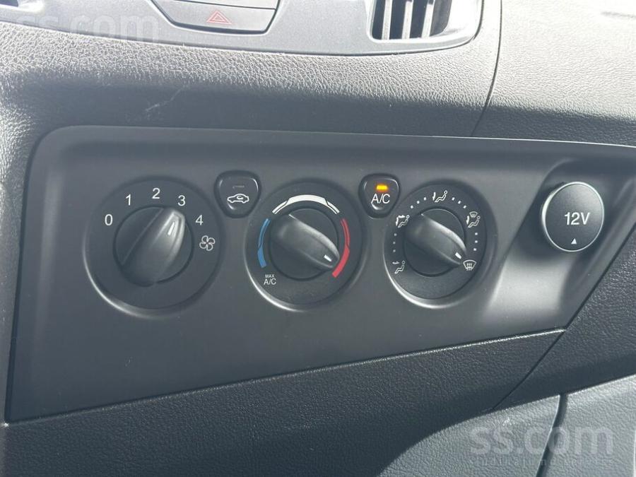 White Ford Transit 2015 in Jelgava, with an engine capacity of 2.20 L and mileage of 0 thousand km for 8990 €, photo 19 on AUTOMOTO.COM.LV