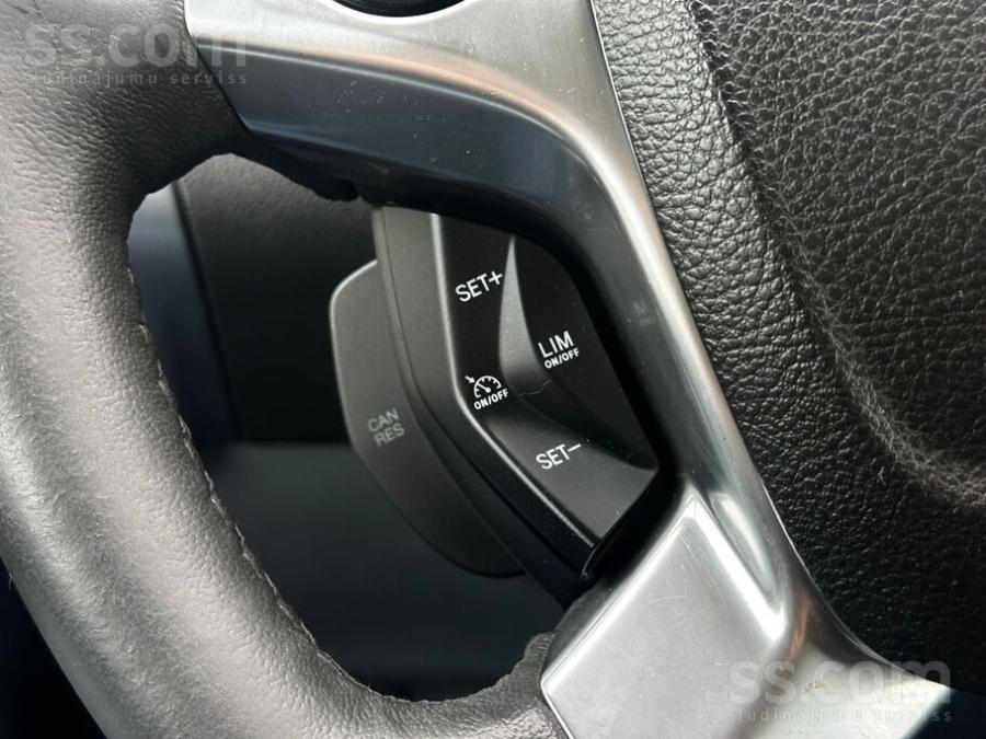 White Ford Transit 2015 in Jelgava, with an engine capacity of 2.20 L and mileage of 0 thousand km for 8990 €, photo 22 on AUTOMOTO.COM.LV