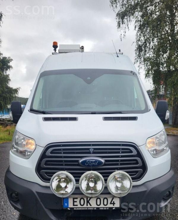 Balts Ford Transit 2015 Rīga, ar dzinēja tilpumu 2.20 L un nobraukumu 282 tūkst. km par 13900 €, foto 1 vietnē AUTOMOTO.COM.LV
