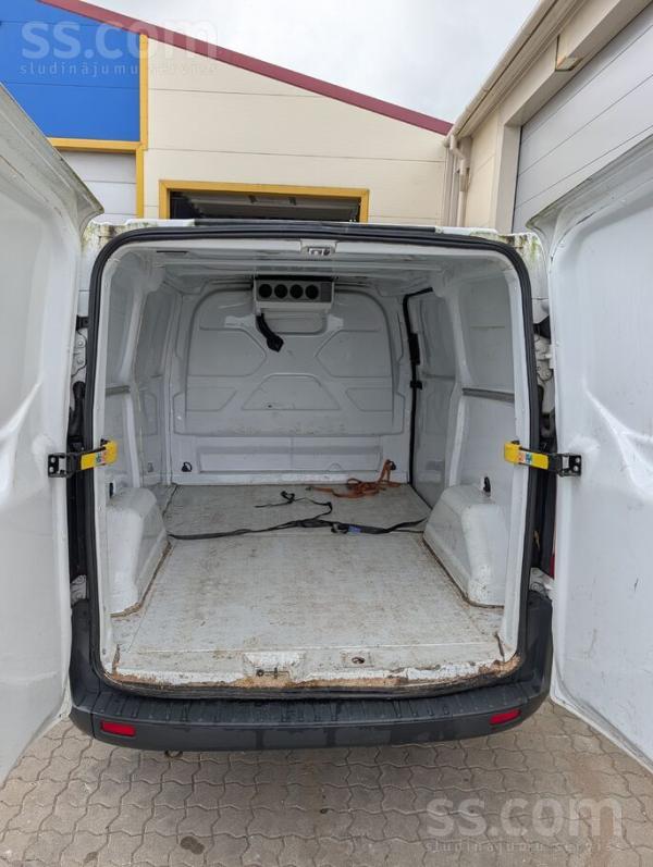 White Ford Transit 2015 in Liepaja, with an engine capacity of 2.00 L and mileage of 178 thousand km for 5000 €, photo 5 on AUTOMOTO.COM.LV