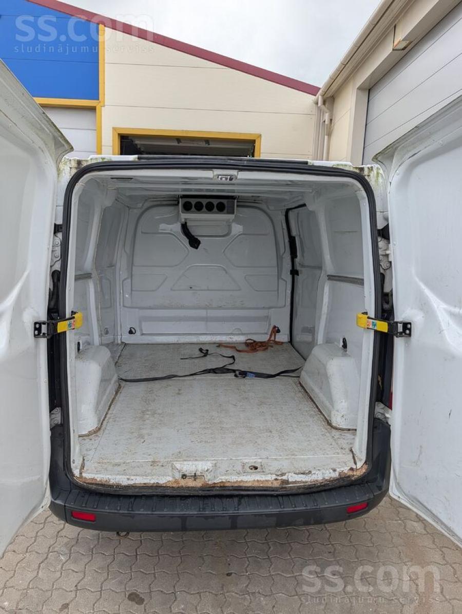 Balts Ford Transit 2015 Liepāja, ar dzinēja tilpumu 2.00 L un nobraukumu 178 tūkst. km par 5000 €, foto 6 vietnē AUTOMOTO.COM.LV
