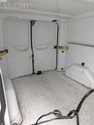 Balts Ford Transit 2015 Liepāja, ar dzinēja tilpumu 2.00 L un nobraukumu 178 tūkst. km par 5000 €, foto 8 vietnē AUTOMOTO.COM.LV