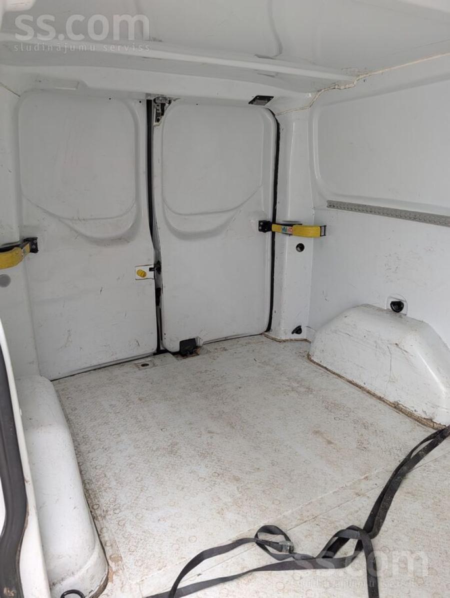 Balts Ford Transit 2015 Liepāja, ar dzinēja tilpumu 2.00 L un nobraukumu 178 tūkst. km par 5000 €, foto 8 vietnē AUTOMOTO.COM.LV