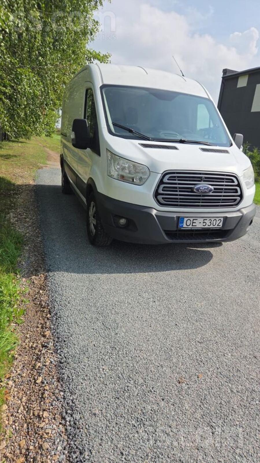 White Ford Transit 2015 in Riga, with an engine capacity of 2.20 L and mileage of 367 thousand km for 7200 €, photo 4 on AUTOMOTO.COM.LV