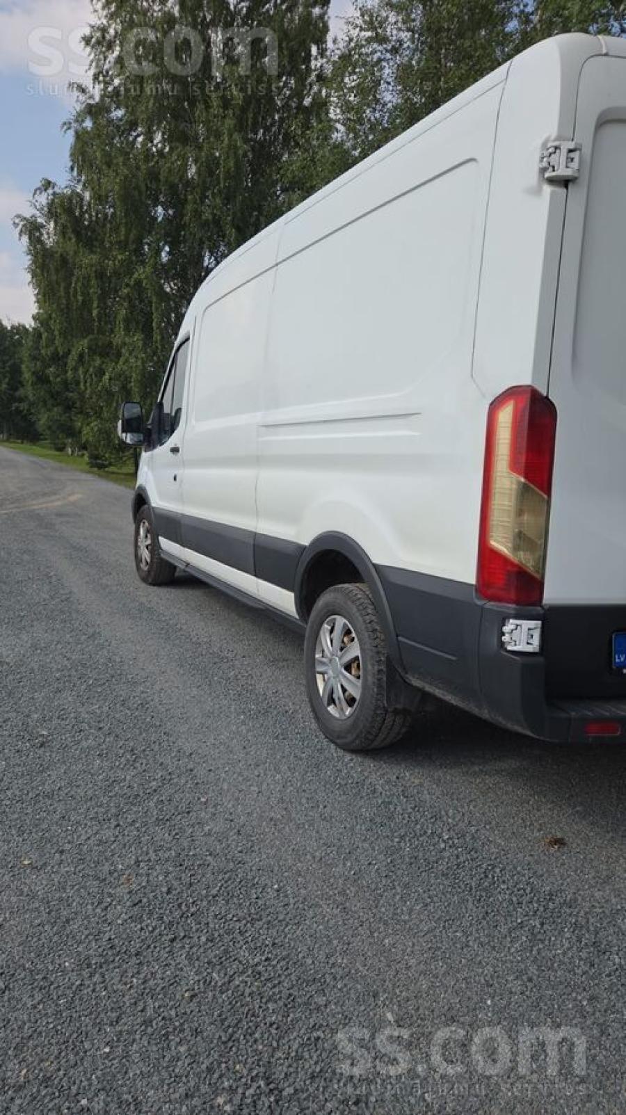 White Ford Transit 2015 in Riga, with an engine capacity of 2.20 L and mileage of 367 thousand km for 7200 €, photo 7 on AUTOMOTO.COM.LV
