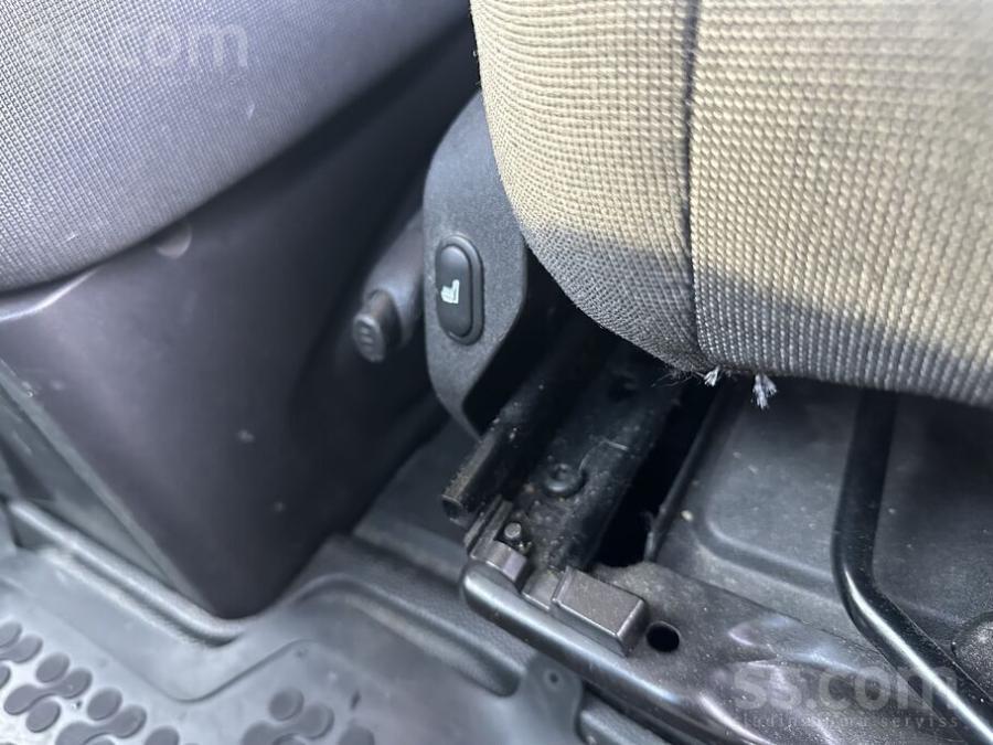 Balts Ford Transit 2015 Rīga, ar dzinēja tilpumu 2.20 L un nobraukumu 145 tūkst. km par 11500 €, foto 12 vietnē AUTOMOTO.COM.LV