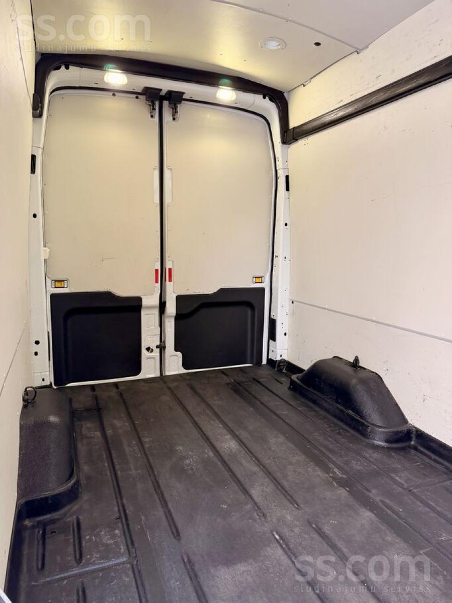 Balts Ford Transit 2016 Valmiera, ar dzinēja tilpumu 2.20 L un nobraukumu 196 tūkst. km par 17600 €, foto 13 vietnē AUTOMOTO.COM.LV