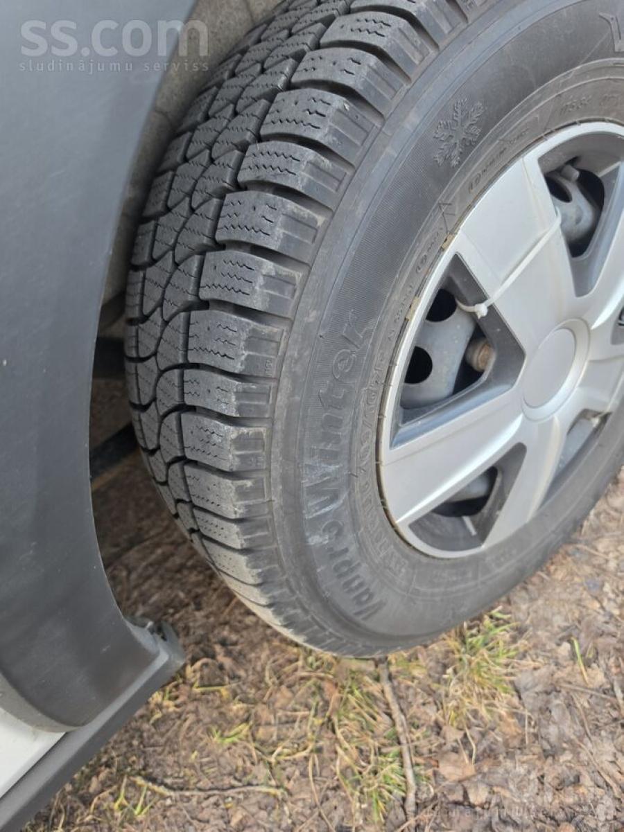 Balts Ford Transit 2016 Liepāja, ar dzinēja tilpumu 2.20 L un nobraukumu 180 tūkst. km par 3000 €, foto 6 vietnē AUTOMOTO.COM.LV
