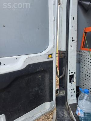 Balts Ford Transit 2016 Liepāja, ar dzinēja tilpumu 2.20 L un nobraukumu 180 tūkst. km par 3000 €, foto 9 vietnē AUTOMOTO.COM.LV