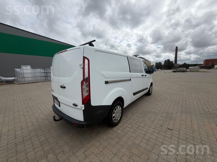 White Ford Transit 2016 in Liepaja, with an engine capacity of 2.00 L and mileage of 143 thousand km for 12100 €, photo 5 on AUTOMOTO.COM.LV