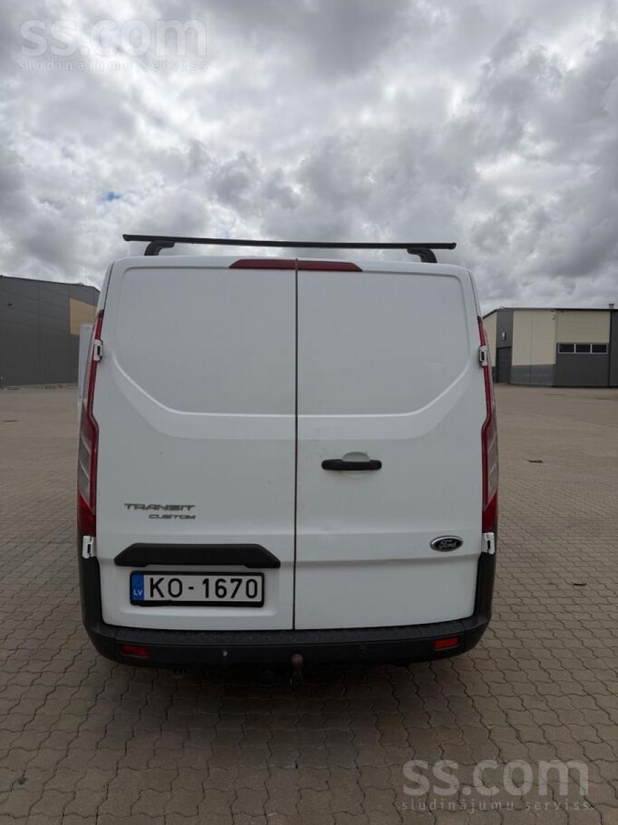 White Ford Transit 2016 in Liepaja, with an engine capacity of 2.00 L and mileage of 143 thousand km for 12100 €, photo 8 on AUTOMOTO.COM.LV