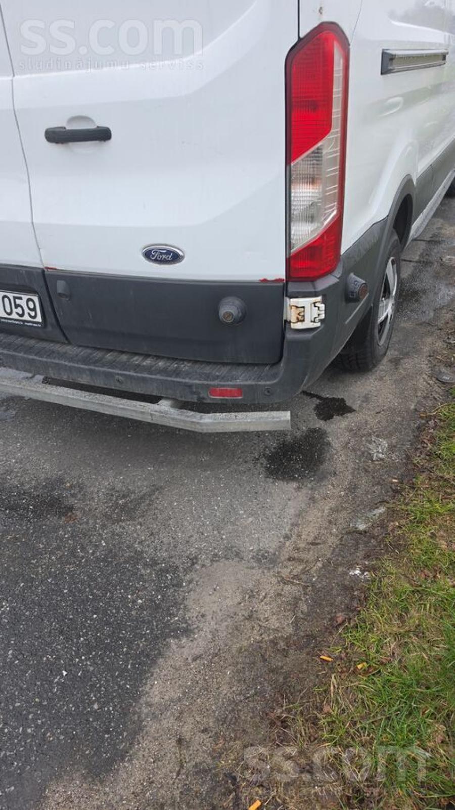White Ford Transit 2016 in Liepaja, with an engine capacity of 2.20 L and mileage of 183 thousand km for 6000 €, photo 5 on AUTOMOTO.COM.LV