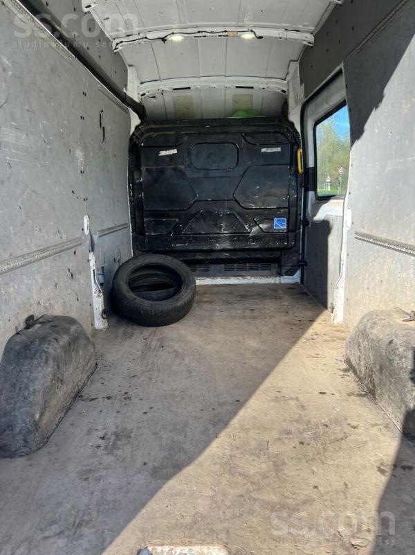 White Ford Transit 2017 in Riga, with an engine capacity of 2.00 L and mileage of 303 thousand km for 5000 €, photo 11 on AUTOMOTO.COM.LV