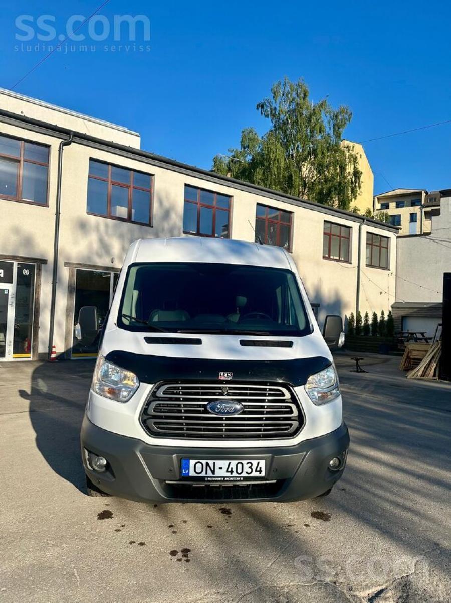 White Ford Transit 2017 in Riga, with an engine capacity of 2.00 L and mileage of 324 thousand km for 12900 €, photo 4 on AUTOMOTO.COM.LV