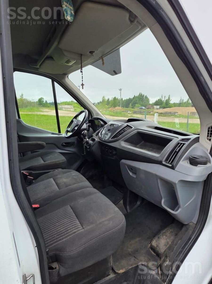 White Ford Transit 2017 in Riga, with an engine capacity of 2.00 L and mileage of 189 thousand km for 8900 €, photo 7 on AUTOMOTO.COM.LV
