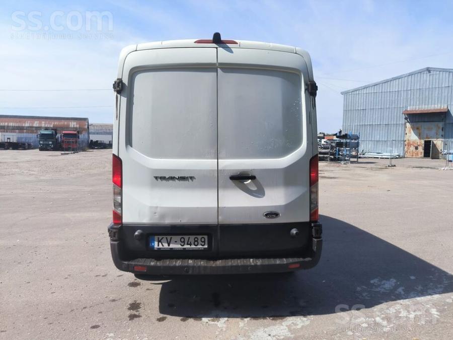 White Ford Transit 2017 in Riga, with an engine capacity of 2.00 L and mileage of 183 thousand km for 10900 €, photo 5 on AUTOMOTO.COM.LV