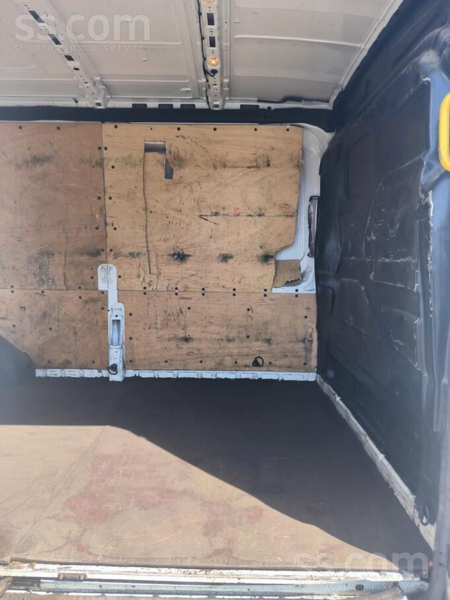 White Ford Transit 2017 in Riga, with an engine capacity of 2.00 L and mileage of 183 thousand km for 10900 €, photo 16 on AUTOMOTO.COM.LV