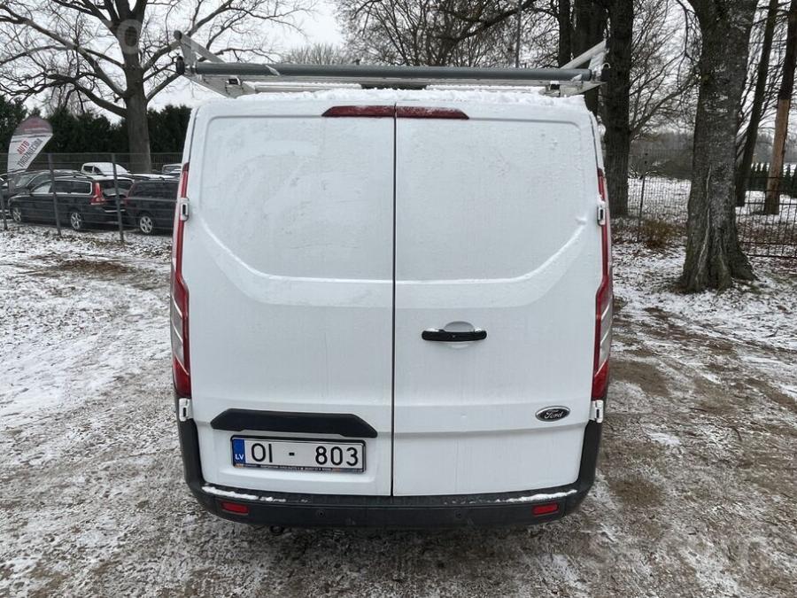 White Ford Transit 2018 in Riga, with an engine capacity of 2.00 L and mileage of 108 thousand km for 9450 €, photo 4 on AUTOMOTO.COM.LV