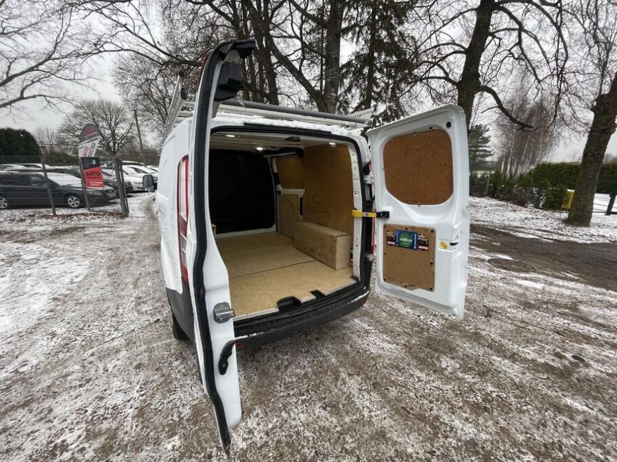 White Ford Transit 2018 in Riga, with an engine capacity of 2.00 L and mileage of 108 thousand km for 9450 €, photo 14 on AUTOMOTO.COM.LV