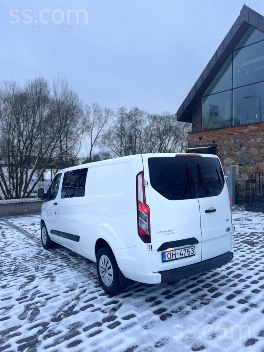 White Ford Transit 2018 in Riga, with an engine capacity of 2.00 L and mileage of 229 thousand km for 12800 €, photo 6 on AUTOMOTO.COM.LV