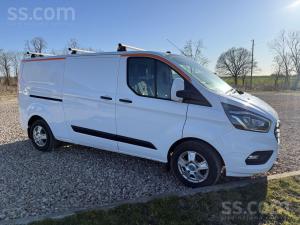 White Ford Transit 2018 in Dobele, with an engine capacity of 2.00 L and mileage of 256 thousand km for 9950 €, photo 3 on AUTOMOTO.COM.LV
