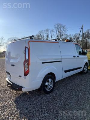 White Ford Transit 2018 in Dobele, with an engine capacity of 2.00 L and mileage of 256 thousand km for 9950 €, photo 4 on AUTOMOTO.COM.LV