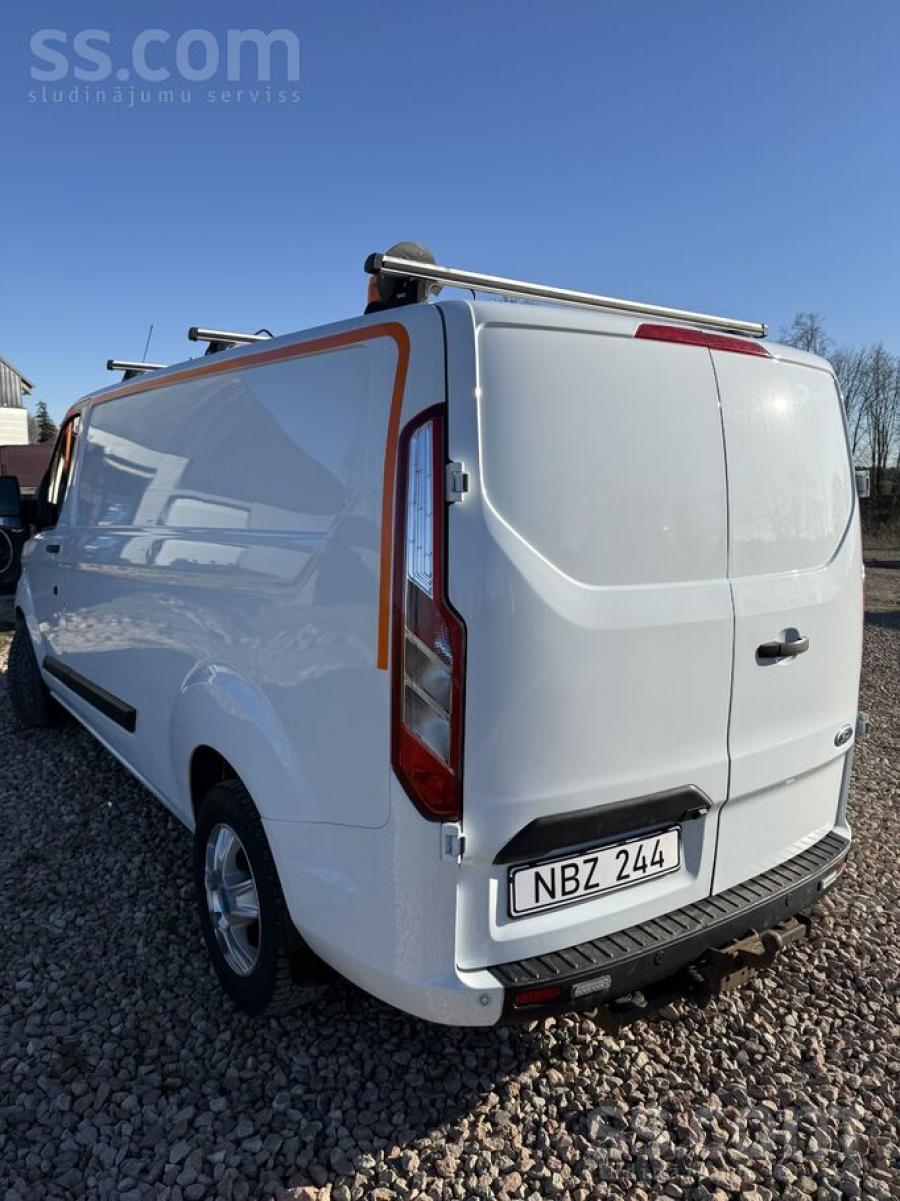White Ford Transit 2018 in Dobele, with an engine capacity of 2.00 L and mileage of 256 thousand km for 9950 €, photo 6 on AUTOMOTO.COM.LV