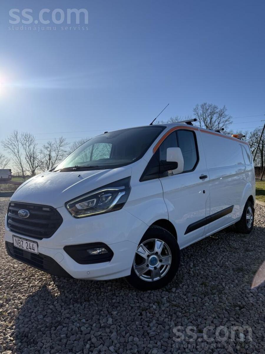 White Ford Transit 2018 in Dobele, with an engine capacity of 2.00 L and mileage of 256 thousand km for 9950 €, photo 8 on AUTOMOTO.COM.LV
