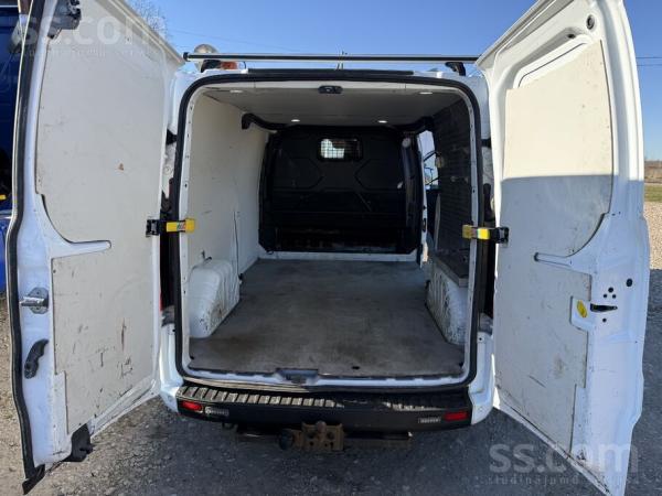 White Ford Transit 2018 in Dobele, with an engine capacity of 2.00 L and mileage of 256 thousand km for 9950 €, photo 8 on AUTOMOTO.COM.LV