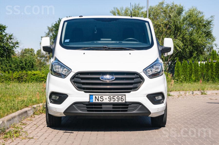 White Ford Transit 2018 in Riga, with an engine capacity of 2.00 L and mileage of 290 thousand km for 8700 €, photo 1 on AUTOMOTO.COM.LV