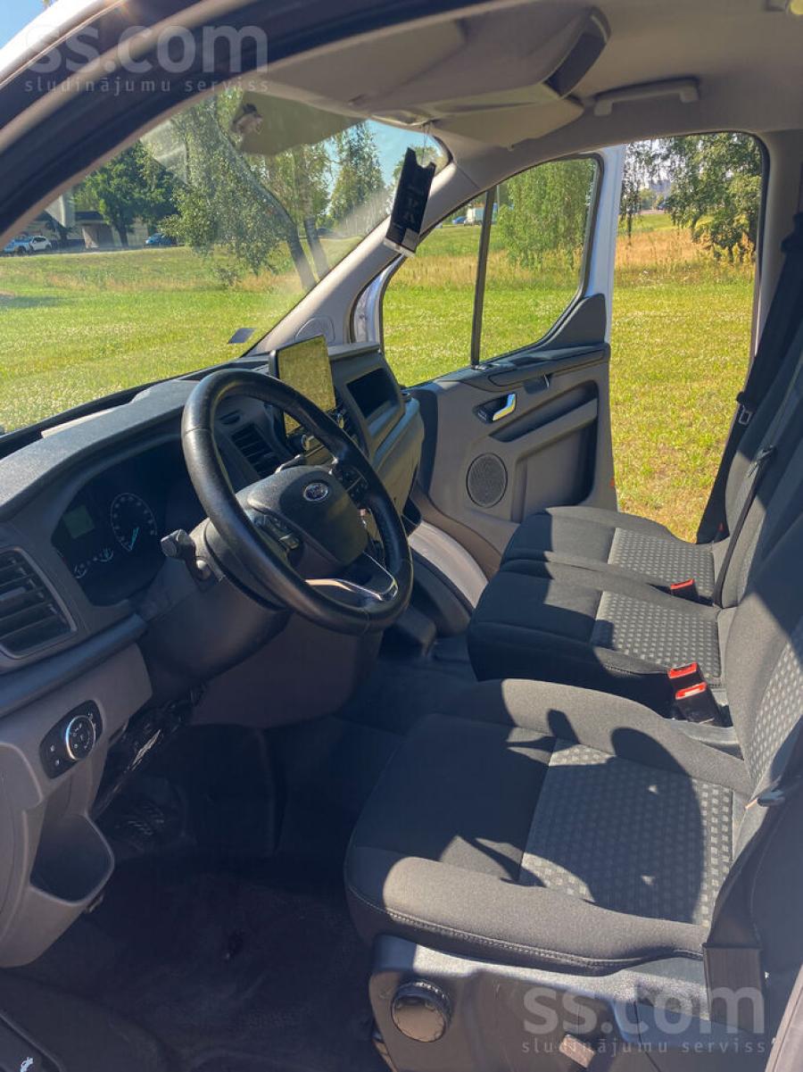 White Ford Transit 2018 in Riga, with an engine capacity of 2.00 L and mileage of 290 thousand km for 8700 €, photo 10 on AUTOMOTO.COM.LV