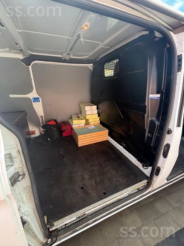 White Ford Transit 2018 in Riga, with an engine capacity of 2.00 L and mileage of 227 thousand km for 6500 €, photo 7 on AUTOMOTO.COM.LV