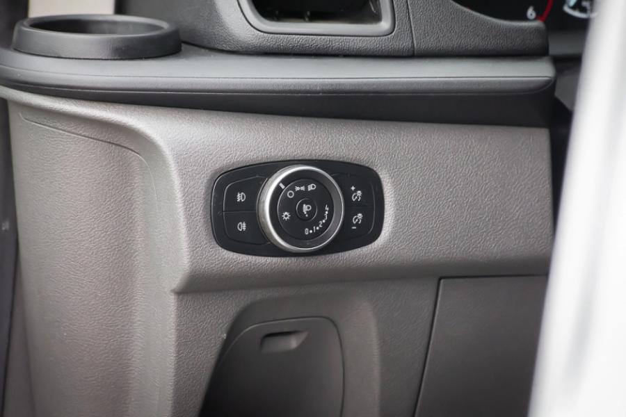 Balts Ford Transit 2018 Rīga, ar dzinēja tilpumu 2.00 L un nobraukumu 192 tūkst. km par 12790 €, foto 6 vietnē AUTOMOTO.COM.LV