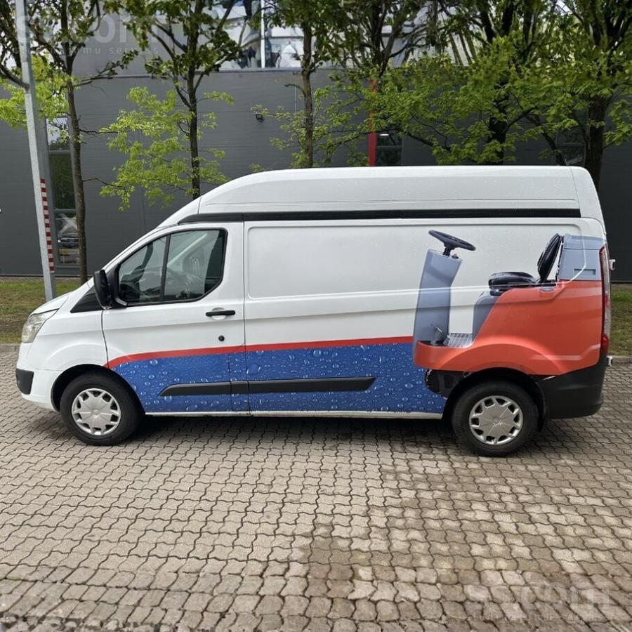 White Ford Transit 2018 in Riga, with an engine capacity of 2.00 L and mileage of 250 thousand km for 9600 €, photo 1 on AUTOMOTO.COM.LV