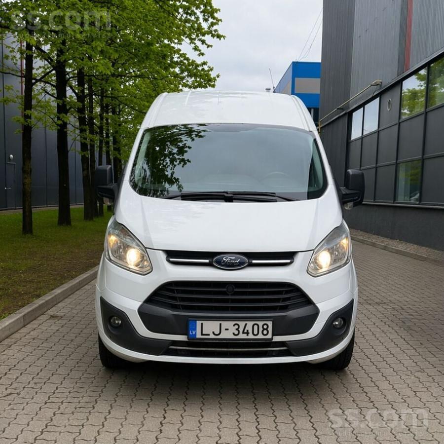 White Ford Transit 2018 in Riga, with an engine capacity of 2.00 L and mileage of 250 thousand km for 9600 €, photo 4 on AUTOMOTO.COM.LV