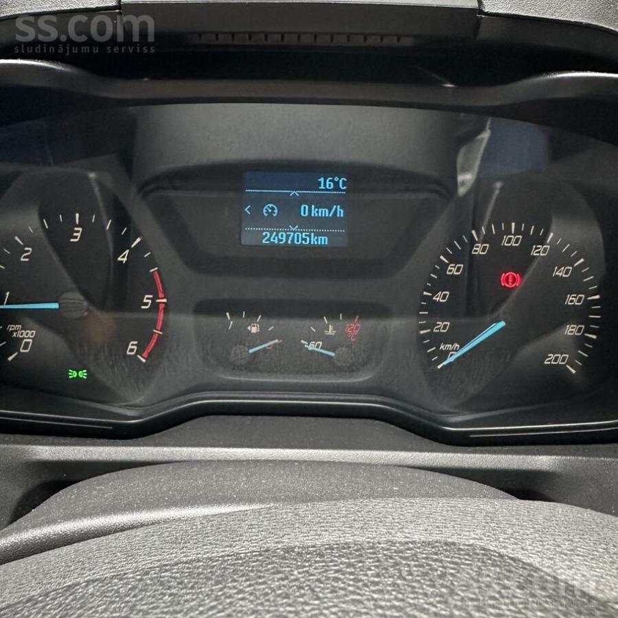 White Ford Transit 2018 in Riga, with an engine capacity of 2.00 L and mileage of 250 thousand km for 9600 €, photo 7 on AUTOMOTO.COM.LV