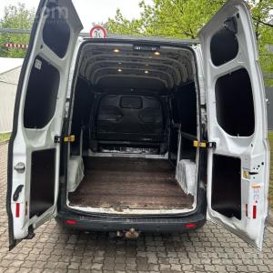 White Ford Transit 2018 in Riga, with an engine capacity of 2.00 L and mileage of 250 thousand km for 9600 €, photo 9 on AUTOMOTO.COM.LV