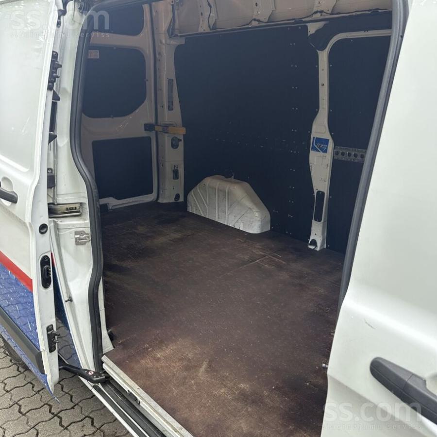 White Ford Transit 2018 in Riga, with an engine capacity of 2.00 L and mileage of 250 thousand km for 9600 €, photo 10 on AUTOMOTO.COM.LV