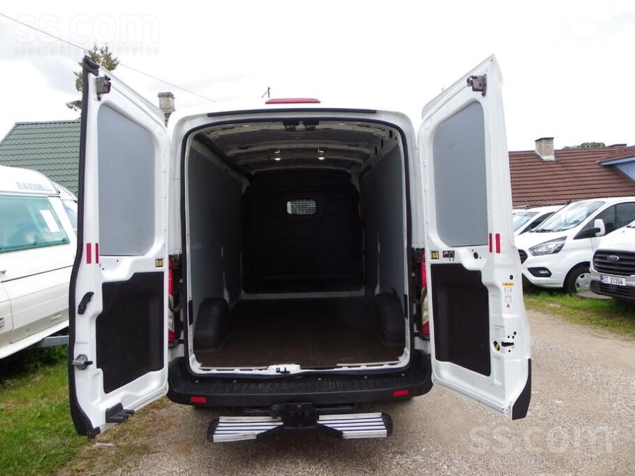 White Ford Transit 2018 in Valka, with an engine capacity of 2.00 L and mileage of 247 thousand km for 10800 €, photo 18 on AUTOMOTO.COM.LV