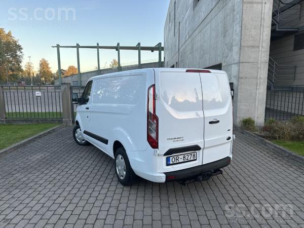 White Ford Transit 2018 in Jelgava, with an engine capacity of 2.00 L and mileage of 235 thousand km for 9850 €, photo 6 on AUTOMOTO.COM.LV