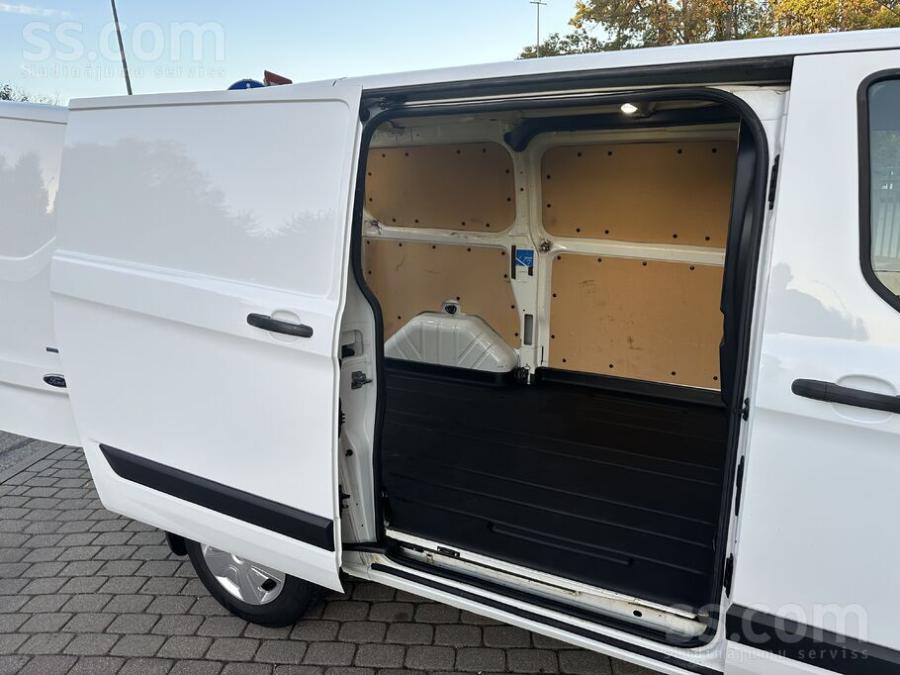 Balts Ford Transit 2018 Jelgava, ar dzinēja tilpumu 2.00 L un nobraukumu 235 tūkst. km par 9850 €, foto 11 vietnē AUTOMOTO.COM.LV